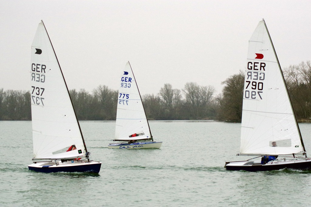 Hervorragender Saisonstart für die OK-Jollen – Segel-Club Ville